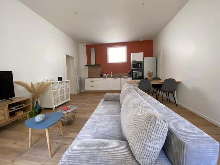 Halles Logement Neuf Balcon - Pau