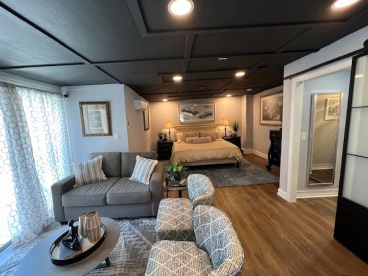 Private Oasis Luxury King Bed Walk To Restaurants - Palm Harbor, FL