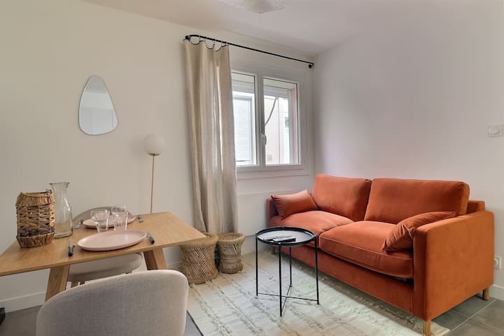 Superbe, Au Calme, Rénové, Métro - Villeurbanne