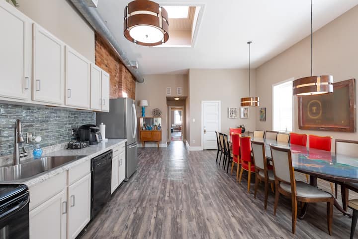 Shockoe Bottom Apartment: Suite Arriba - Richmond, VA