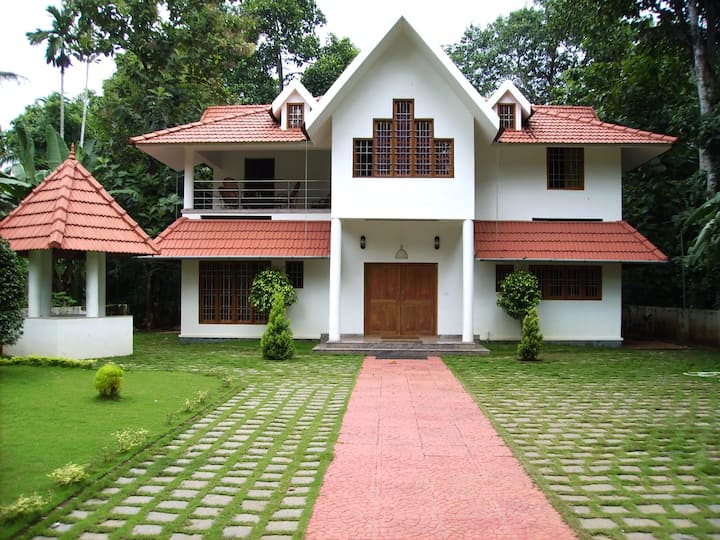 German Villa!81298!35682 @Kottayam Towna/c 4bhk - Kottayam