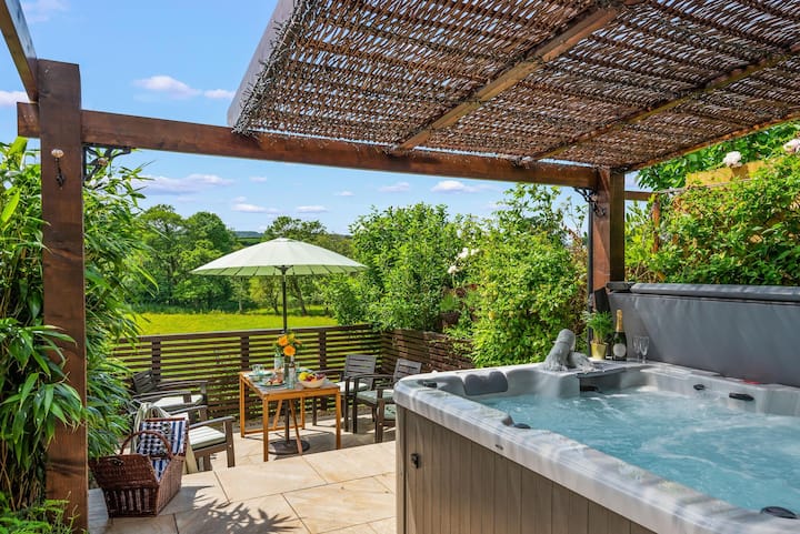 Two Mill Cottage, The Ley Arms - Exeter