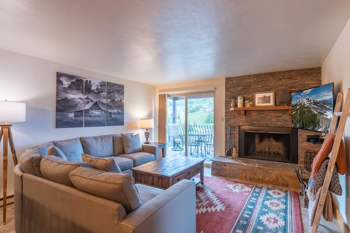 The Chateaux Residence: Mtn View, Pool, Hot Tub - Crested Butte, CO