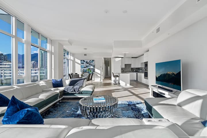 The Shipyards Penthouse - North Vancouver Luxury - North Vancouver