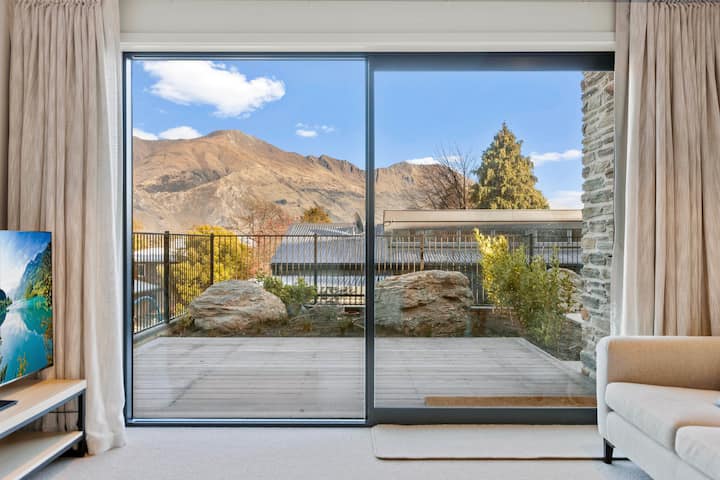 Guest House - Mountain Views - Wanaka