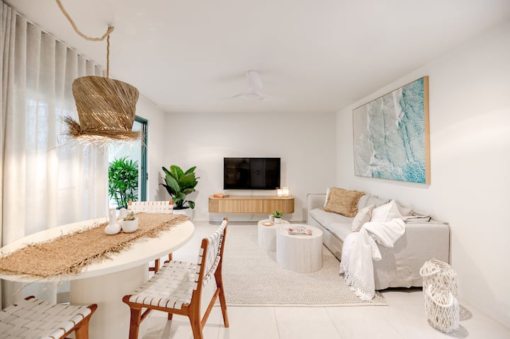 Chez Belle ~ Noosa's Luxe Coastal Collection - ノーサ・シャイア