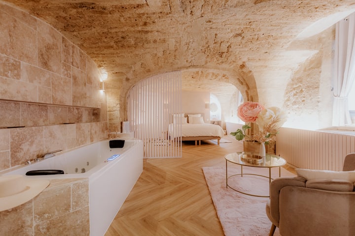 Suite Vénusa - Jacuzzi Privatif - Hypercentre - Montpellier