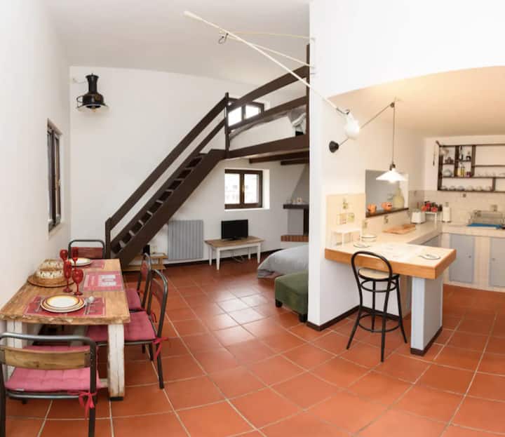 A Roof Suspended Over Rome - Rom