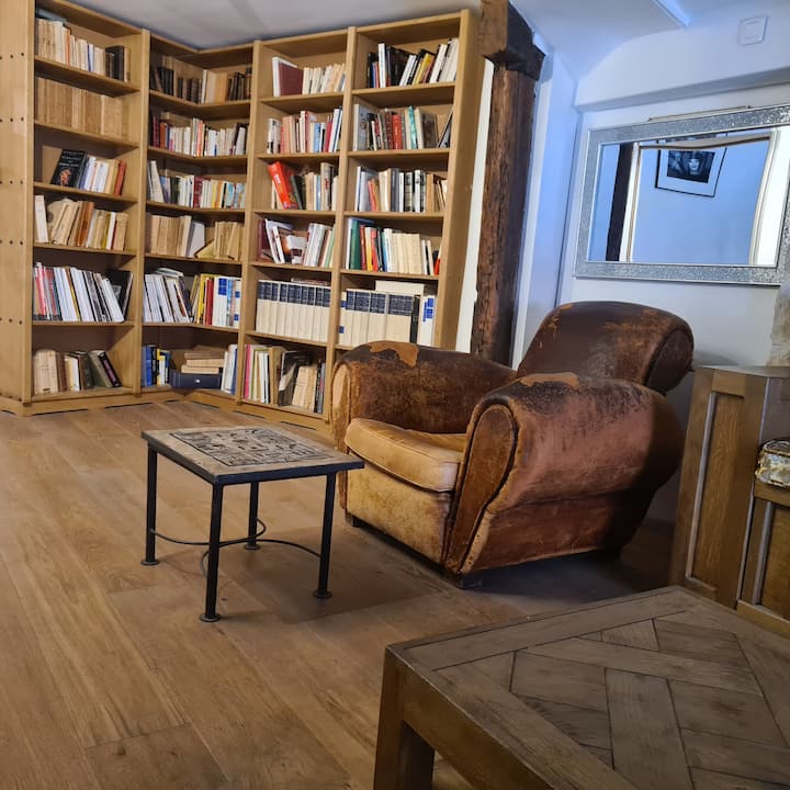 Belle Chambre Sur Rue Avec Salle De Bain Et Wc - Paris