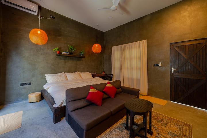 Lovely Home W Lovely Courtyard - 30 Mins From Male - Malé