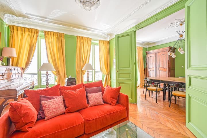 Colored & Typical Parisian Flat - Paris