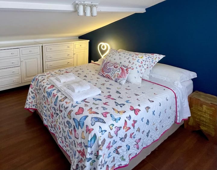 Uma Lindeza, Essa Casa Azul! - Botucatu