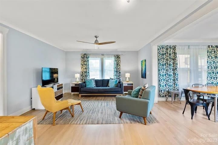 Charming Walkable W Asheville Haven | Deckmtn View - Asheville, NC