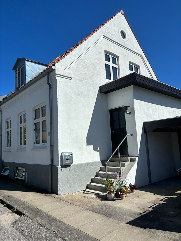 Dejligt Byhus Nær Aarhus C - Aarhus