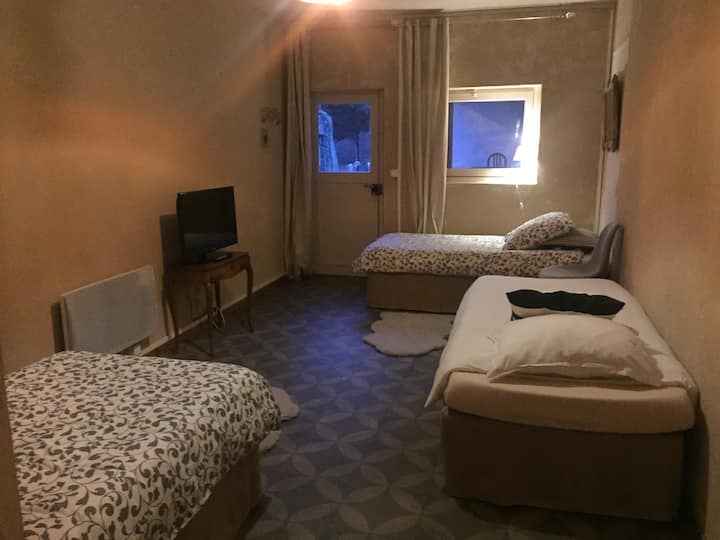 Chambre à 3 Lits à La Campagne - Brioude