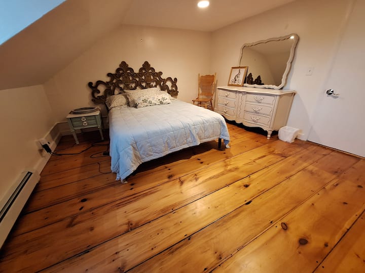 2br Veazie, Bangor Apt Near It All - Bangor, ME
