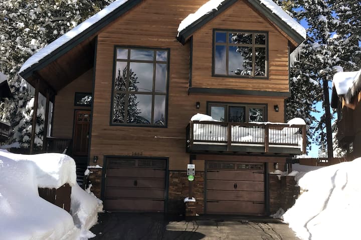 Dual En Suites - Luxury 5 Bedroom Custom Home - South Lake Tahoe, CA