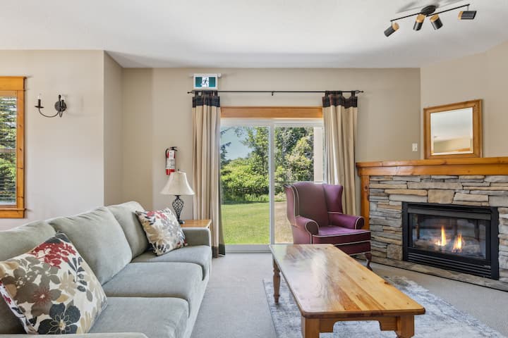 2bdr Family Condo Close To Village W/ Summer Pool - Collingwood