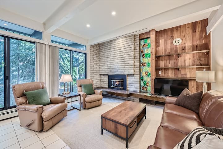 Mountain Condo In Prime Location - Breckenridge, CO