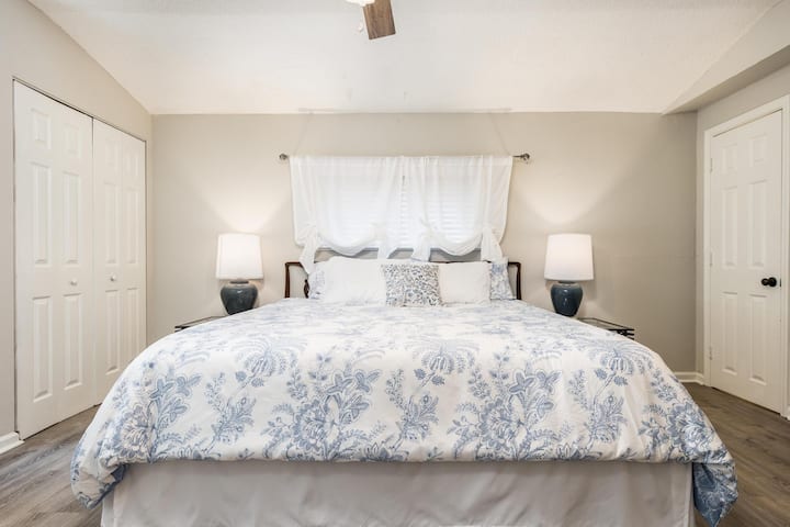 Two Story Private Suite - Macon, GA