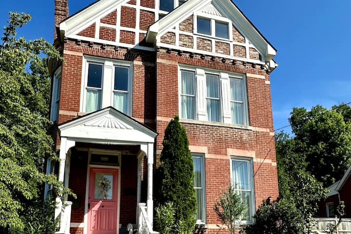 Downtown Crown - Lexington, KY