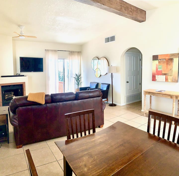Centrally Located 3bd/2ba Townhome - Las Cruces, NM