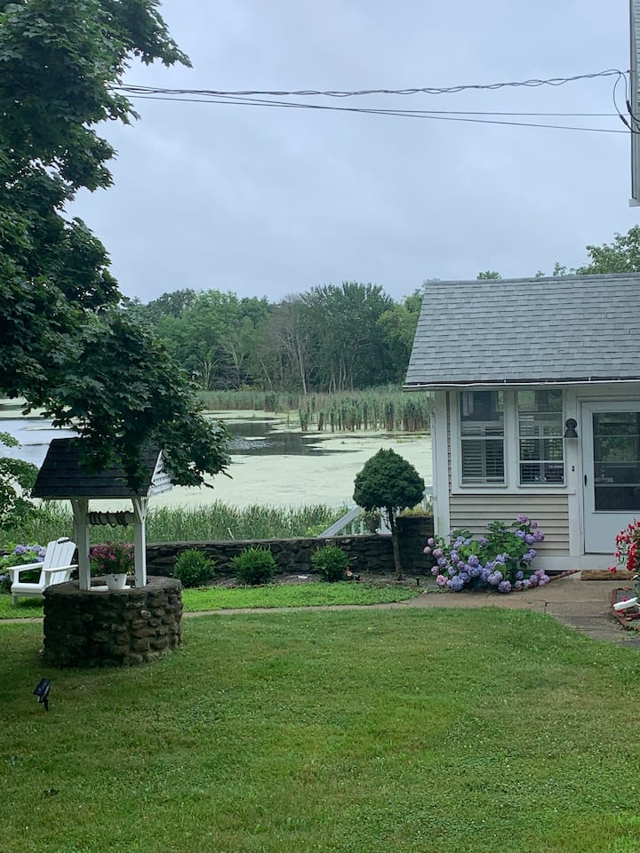 Guestroom & Yoga Sanctuary - Mashapaug Lake, CT