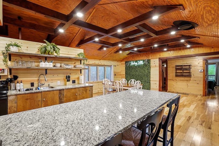 Hocking Hills*winery*private*hot Tub*hiking*cozy - Hocking Hills State Park, OH