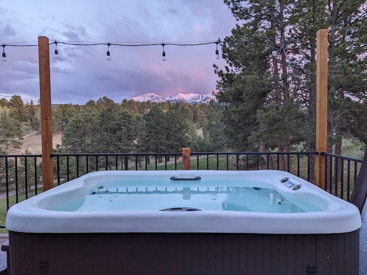 Bluebird View ~ 10 Acres, Hot Tub, Spacious - Woodland Park, CO