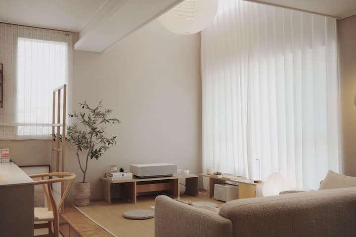 실내건축디자이너 설계한 동양적 무드 /2층 단독사용/ K-interior/신축/무료주차 - Bucheon-si