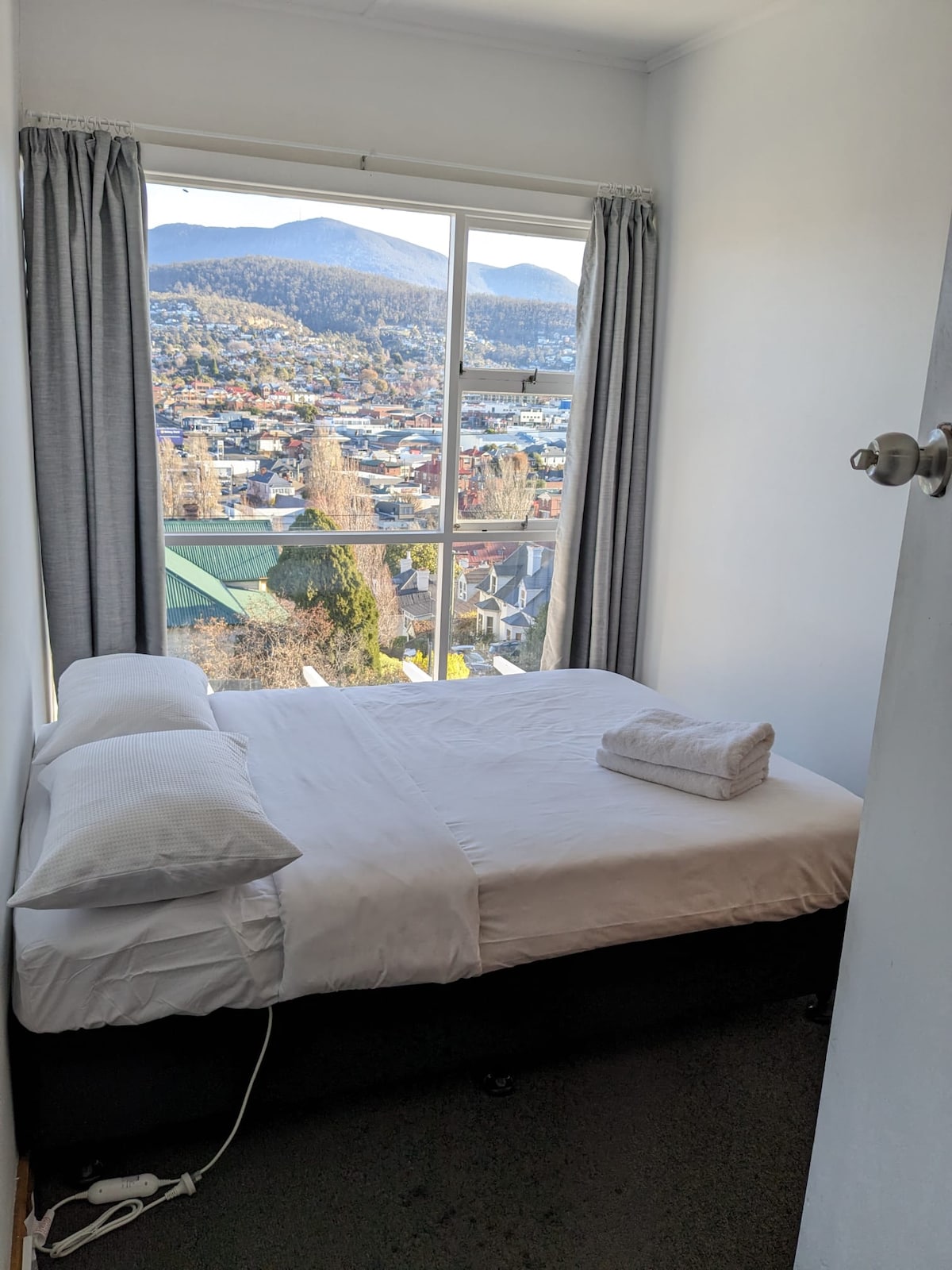 Bayley 2 - Walk to city and mountain views - Apartments for Rent in ...