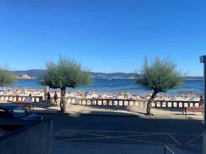 Lar De Praia. Apartment On The Beach - Portonovo