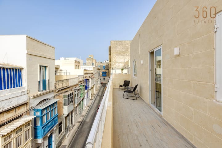 Spectacular 5br Townhouse Located In Sliema - Malta