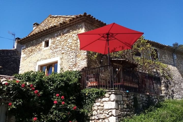 Adossée à La Colline - Viviers