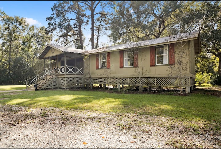 10 Cabin Retreat On The River! - コヴィングトン, LA