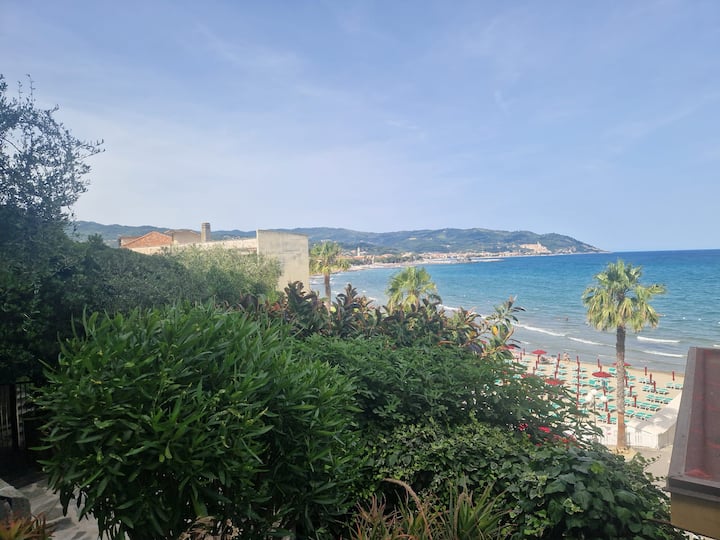 Bilocale Fronte Mare Dianomarina. Zona Sant’anna - Diano Marina