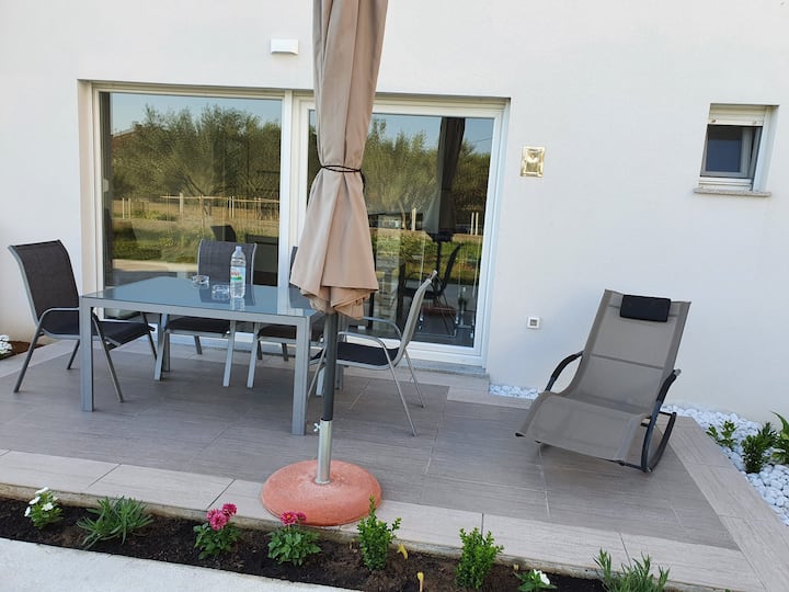 Sandra- 2 Bedroom, Private Terrace With Bbq - Zadar