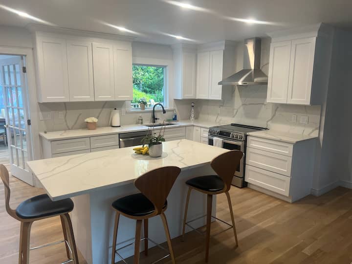 Cute Modern Ranch With Pool In Hamptons - The Hamptons, NY
