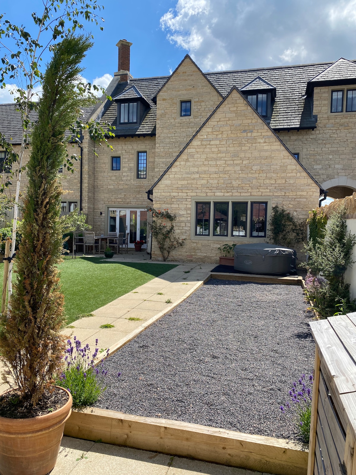 Tranquil country family home - Houses for Rent in Bletchingdon, England ...