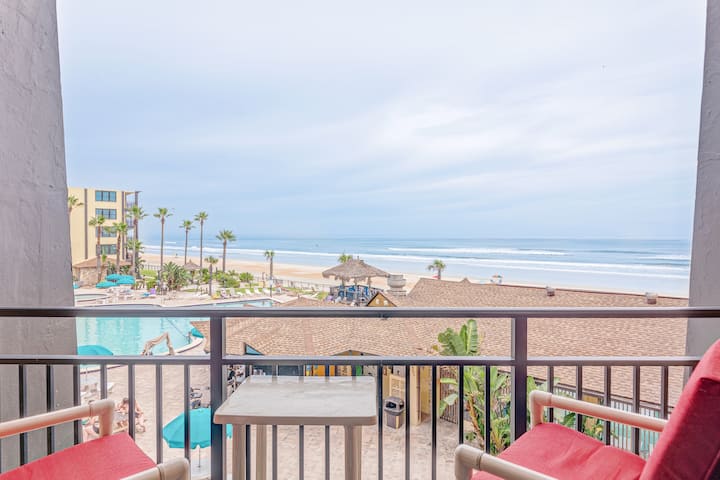 Ocean Front Condo In A  Resort - Daytona Beach Shores, FL