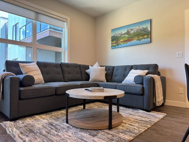 Paradise Point @ Riverstone - Dt Condo Mnt Views - Golden