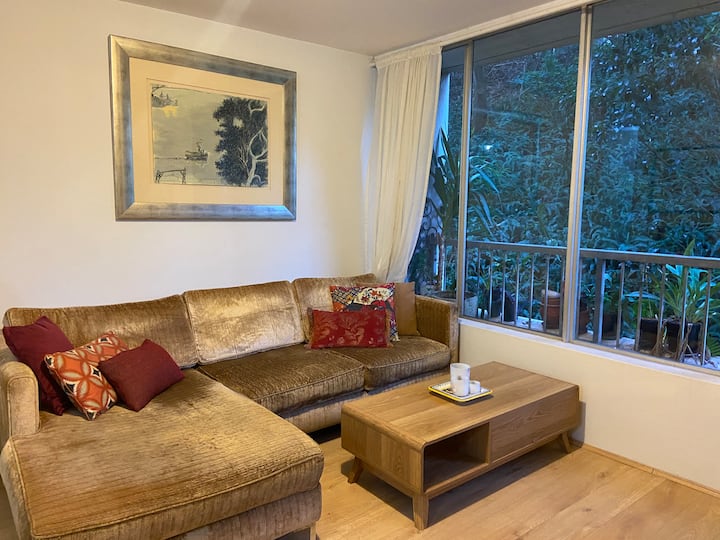 Artists Apartment Near Beach - Randwick