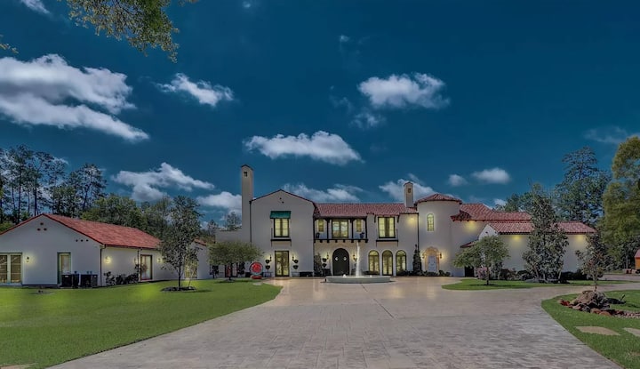 D-lux Vacation House - Tomball, TX