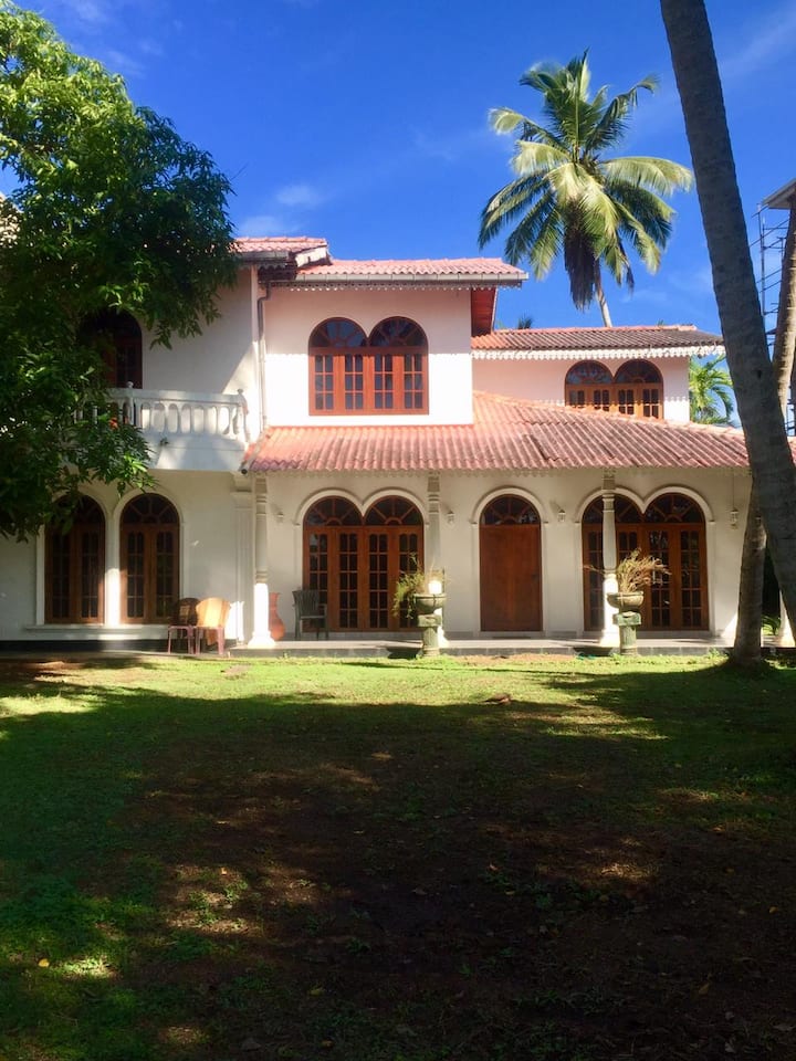 Sunrise Villa - Bentota
