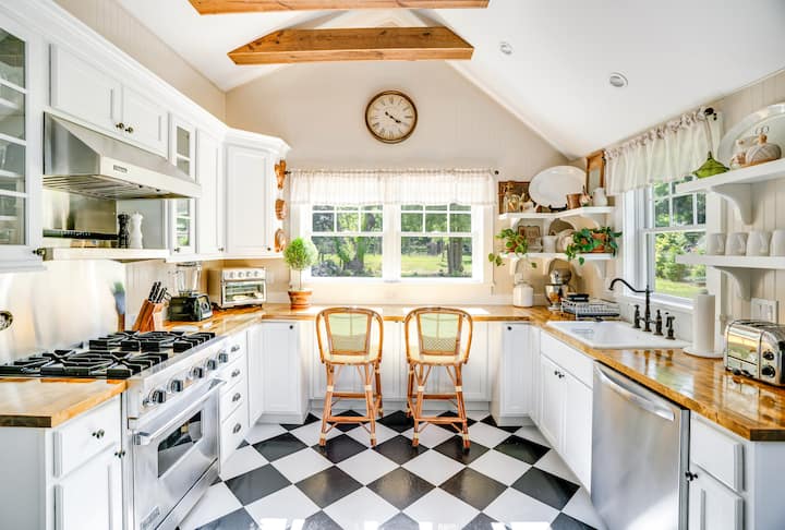 East Hampton Village Fringe - East Hampton, NY