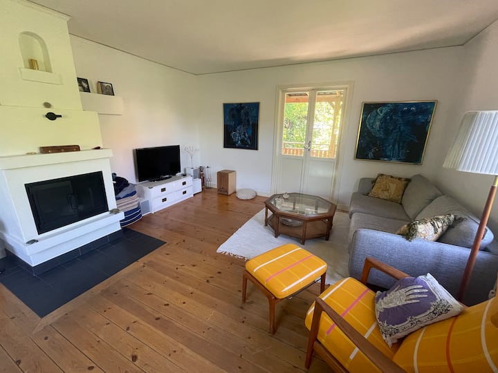 Centralt Hus Med Studsmatta - Sollentuna
