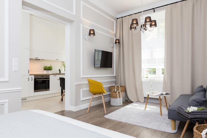 Cozy 1-bedroom Apartment Close To Shopping Mall - Krakow