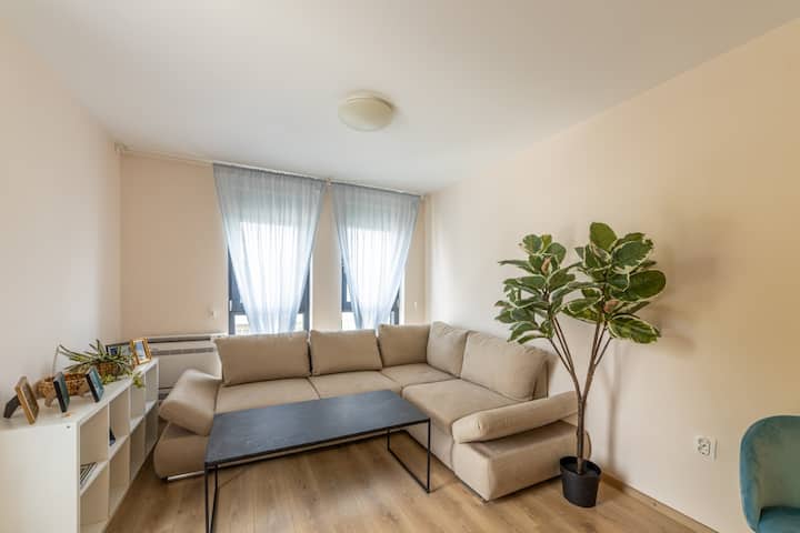 Olive Apartment Close To Medical University-varna - Varna