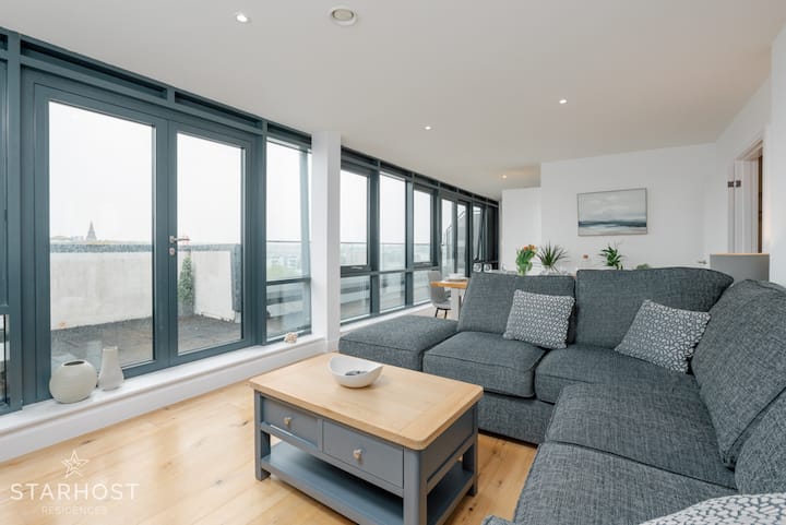 Spacious 2 Bedroom Penthouse In Ocean Village - Southampton