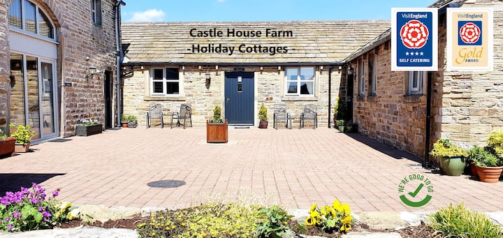 Mistal A Rural Cottage Within A Courtyard - Huddersfield